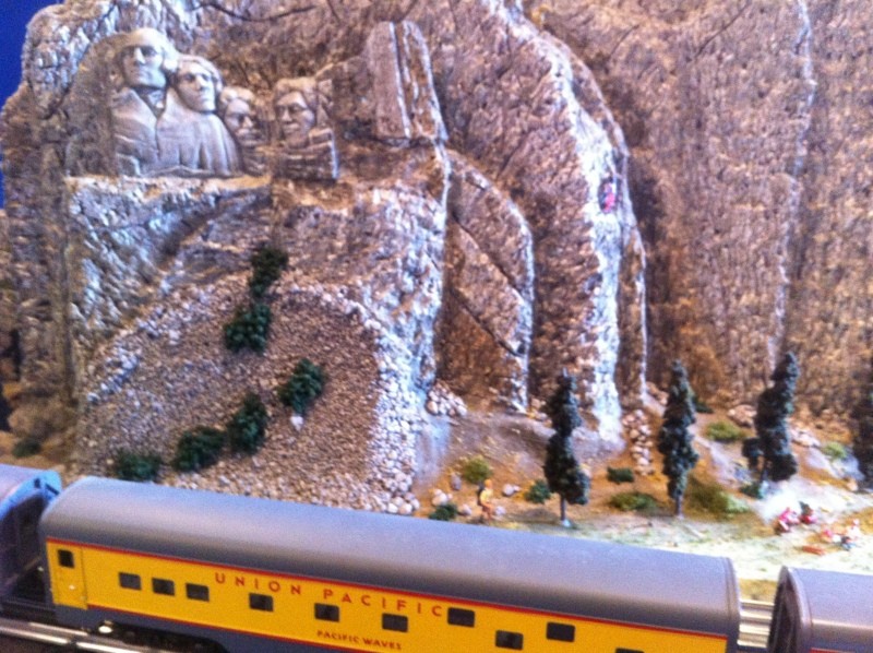 Union Pacific at Mt. Rushmore: The ModelRails Model Railroad and Toy Train Photo Archive