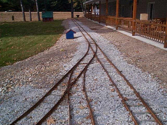 Spur leading to passing siding and the Intervale shops: The ModelRails ...