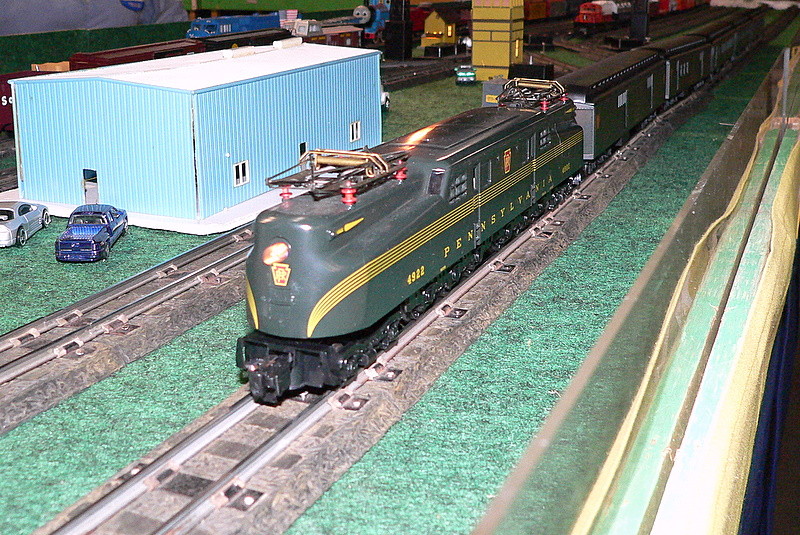 A GG1 in S-Gauge: The ModelRails Model Railroad and Toy Train Photo Archive