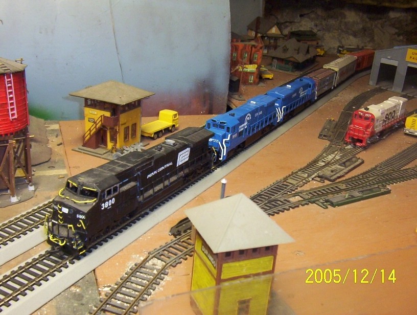 penncentral 8-40cw#3800 and two conrail b23-7's: The ModelRails Model ...