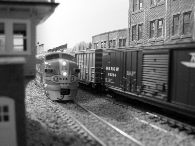 In the basement: The ModelRails Model Railroad and Toy Train Photo Archive