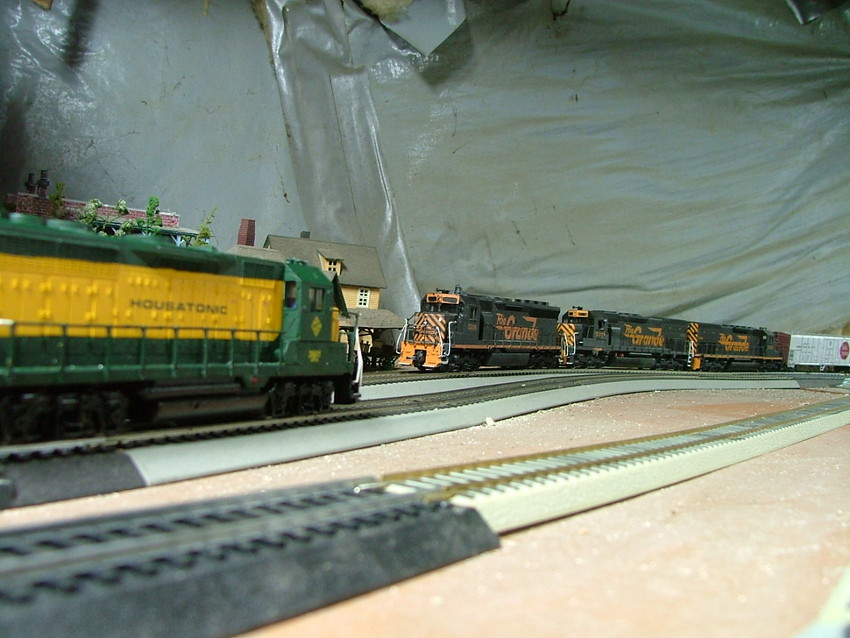 two way meet with housatonic railroad and rio grande: The ModelRails ...