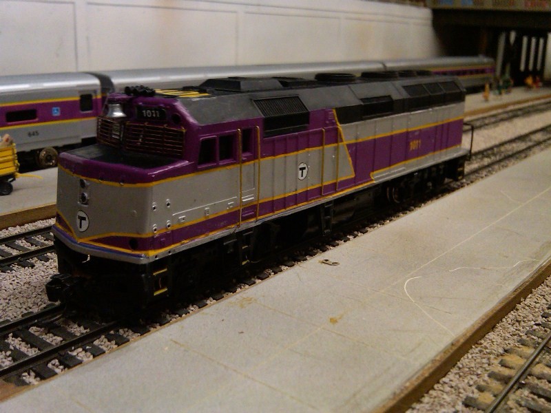 MBTA F40PH close-up: The ModelRails Model Railroad and Toy Train Photo ...