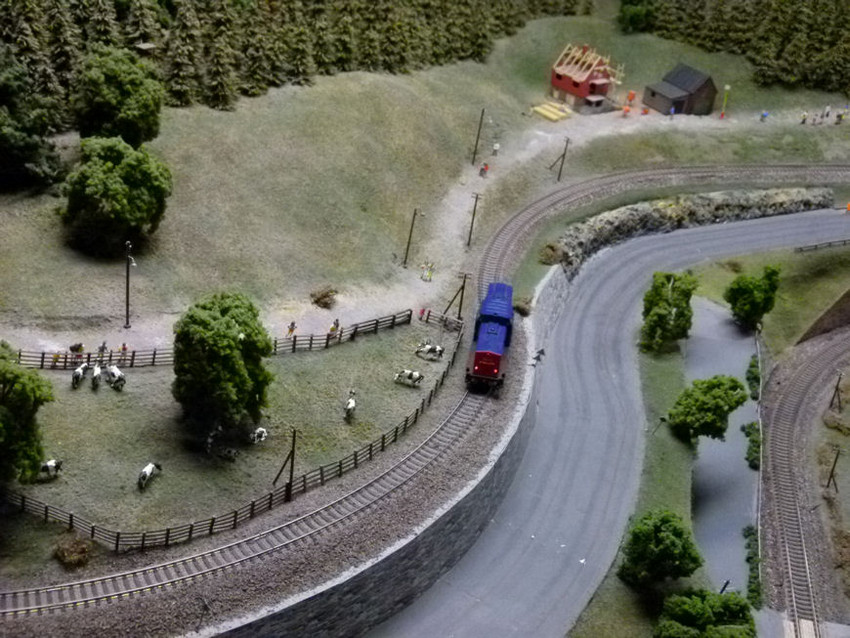 A view of one of the lay-outs: The ModelRails Model Railroad and Toy ...