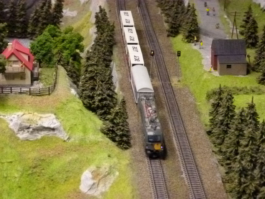 A view of one of the lay-outs: The ModelRails Model Railroad and Toy ...