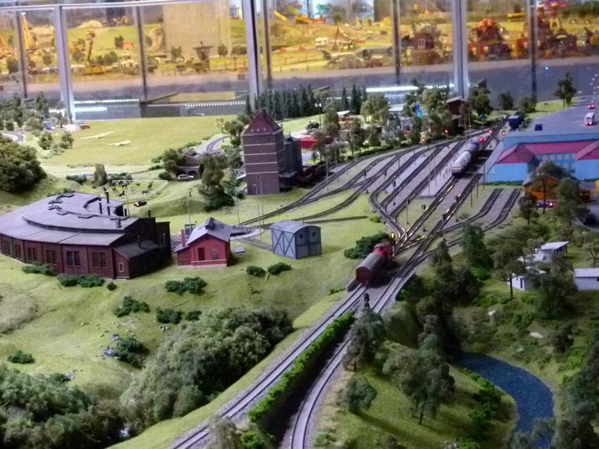 A view of one of the lay-outs: The ModelRails Model Railroad and Toy ...