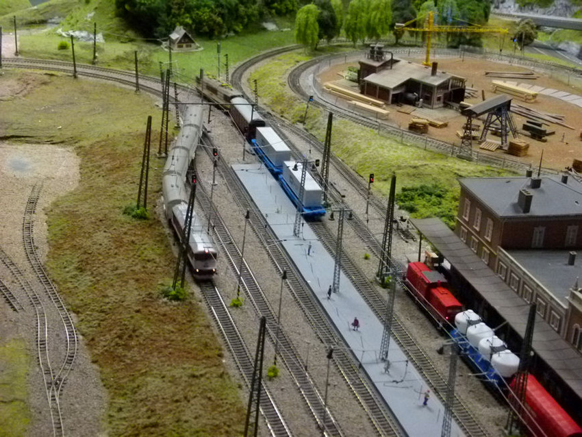 A view of one of the lay-outs: The ModelRails Model Railroad and Toy ...