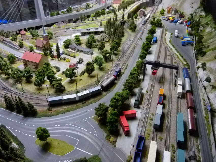 A view of the main lay-out: The ModelRails Model Railroad and Toy Train ...