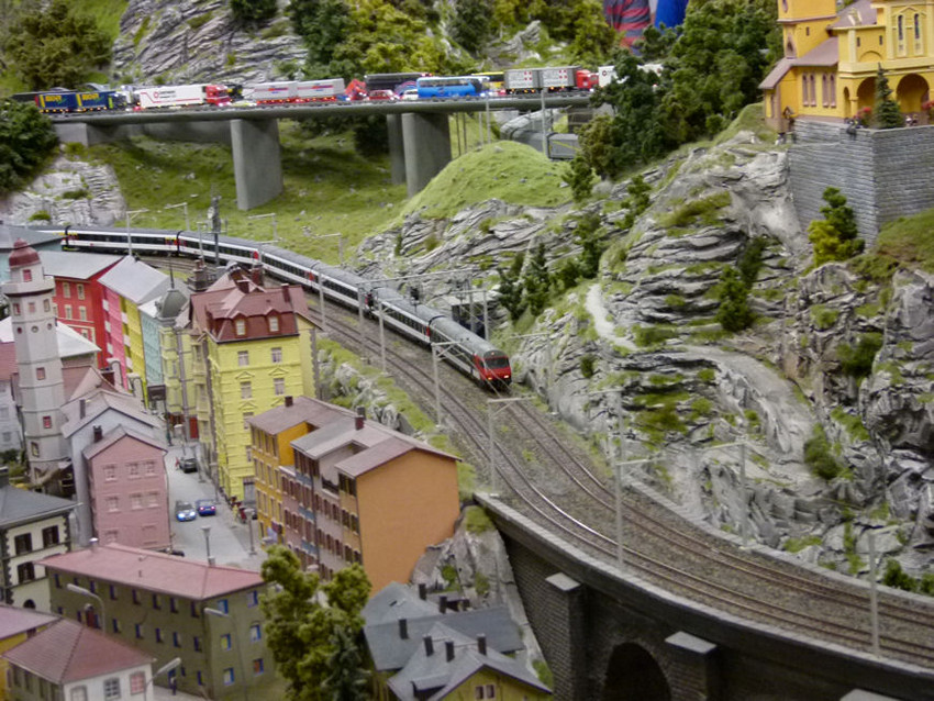 Fine detail on display: The ModelRails Model Railroad and Toy Train ...