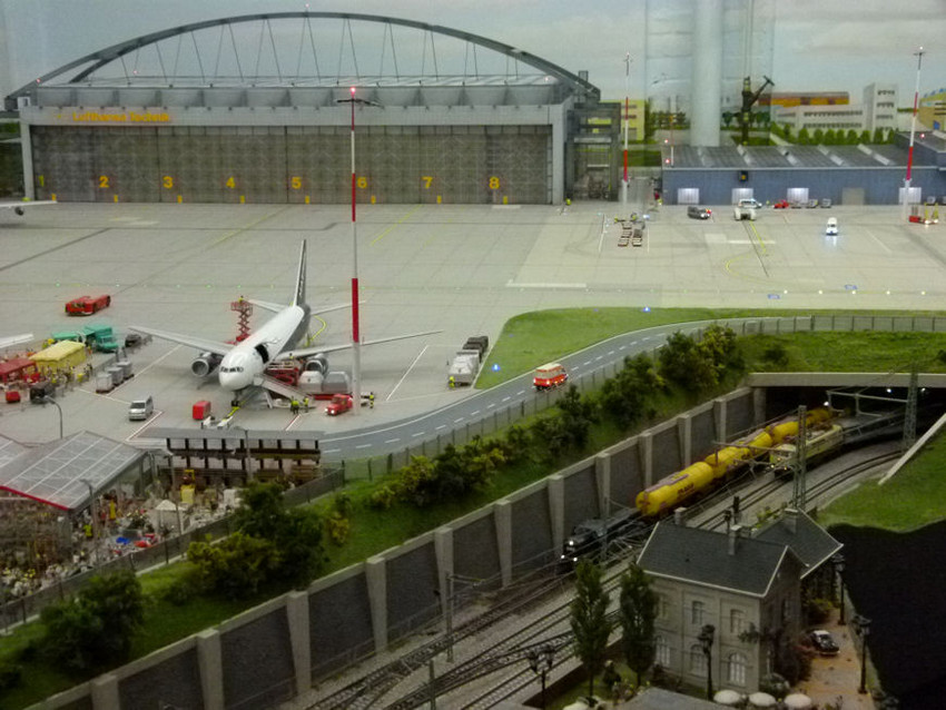 Fine detail on display: The ModelRails Model Railroad and Toy Train ...