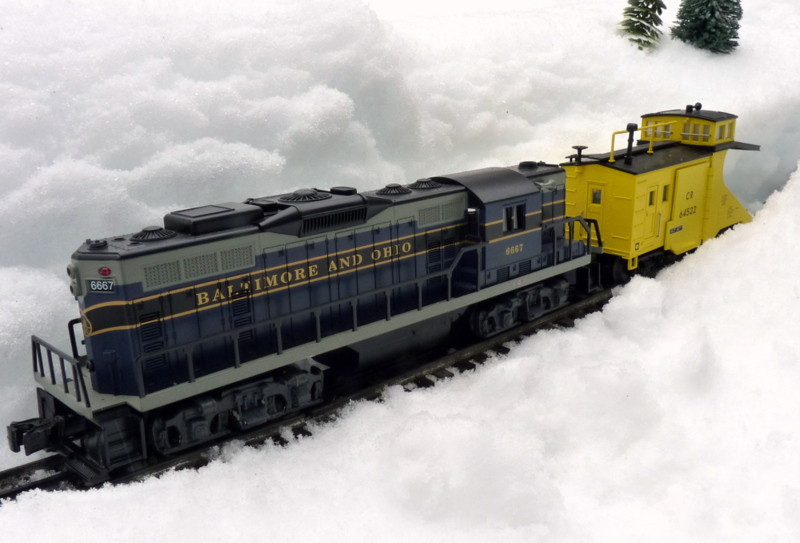 Snow in O Gauge: The ModelRails Model Railroad and Toy Train Photo Archive