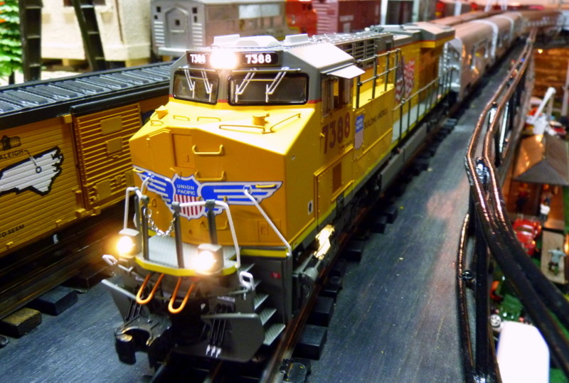 ES44 in O-Gauge: The ModelRails Model Railroad and Toy Train Photo Archive