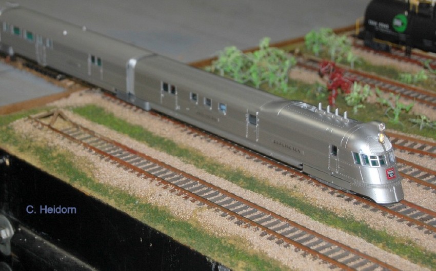 Burlington Streamliner: The ModelRails Model Railroad and Toy Train ...