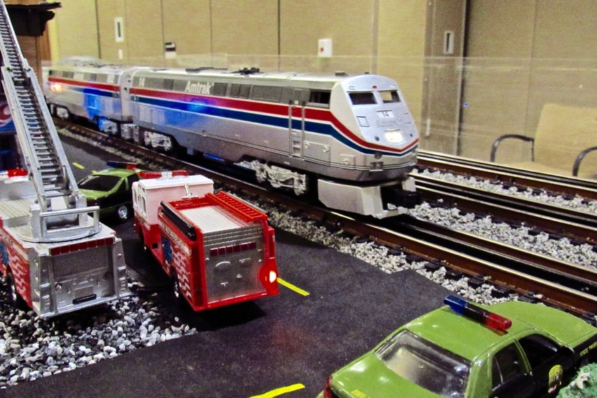 Amtrak in O Gauge: The ModelRails Model Railroad and Toy Train Photo ...