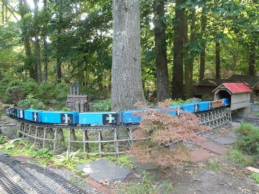 B&M with a blue train.: The ModelRails Model Railroad and Toy Train ...